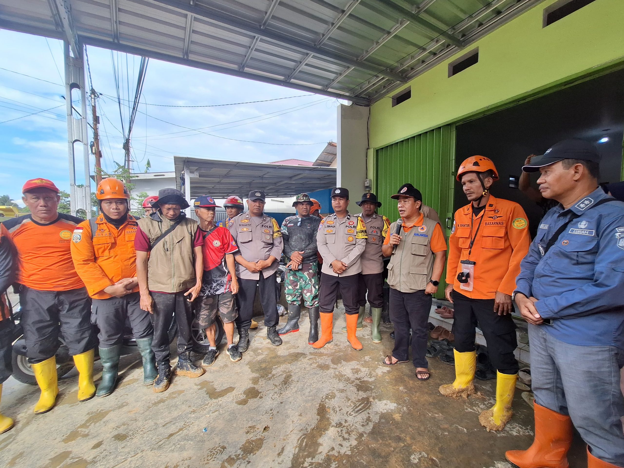 Tim SAR Gabungan Perluas Pencarian Dua Korban Longsor di Samarinda Amid Kondisi Tanah yang Masih ...